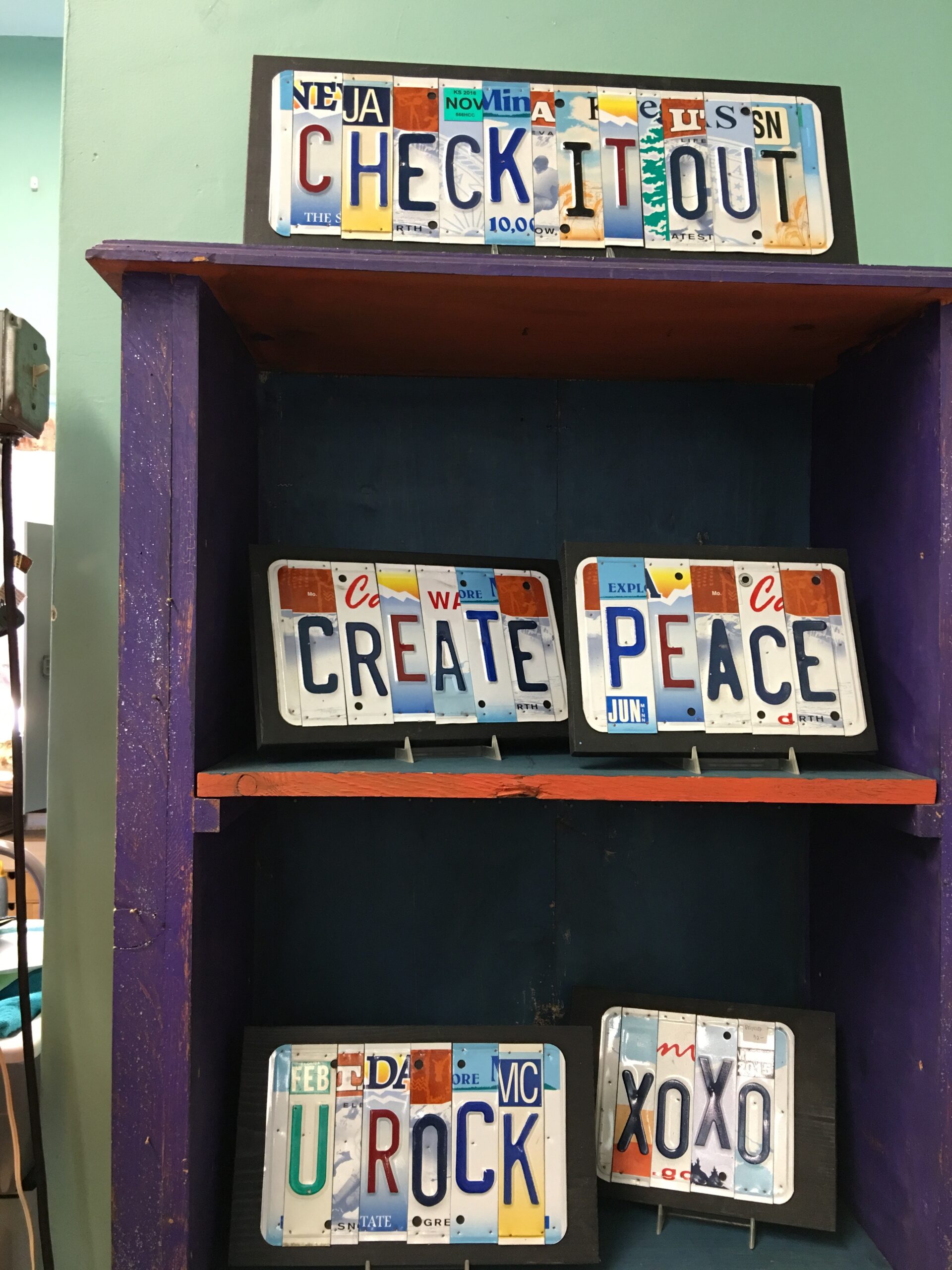 recycled-license-plate-signs – Artful